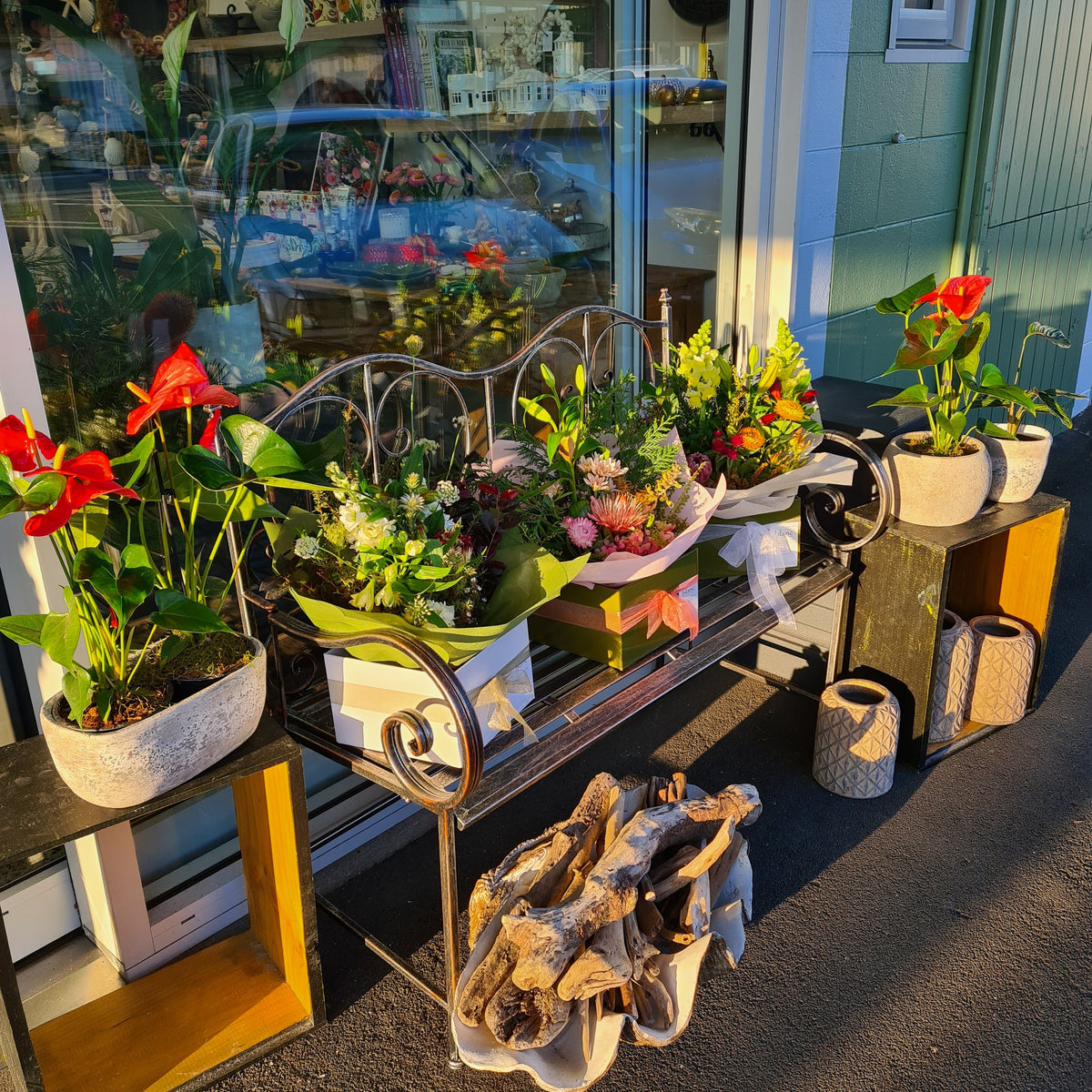 House and Garden Decor – Blanc Flowers